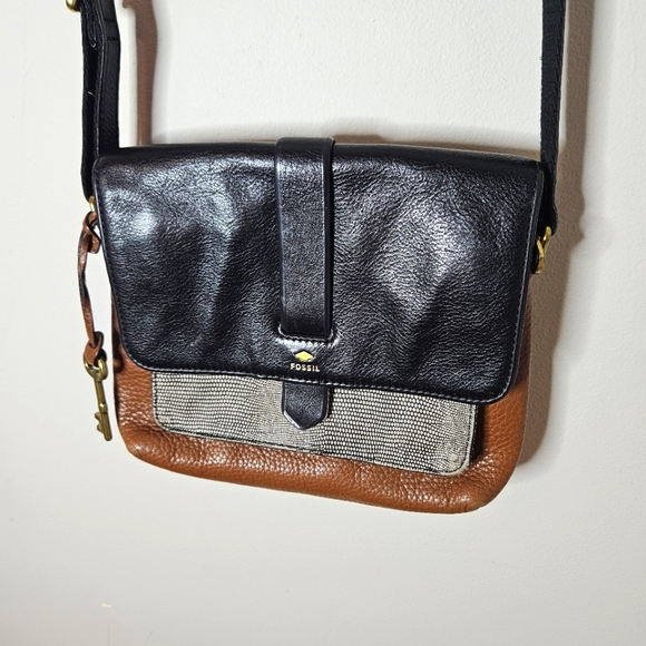 Fossil | Bags | Fossil Kinley Small Leather Crossbody Two Tone Black ...